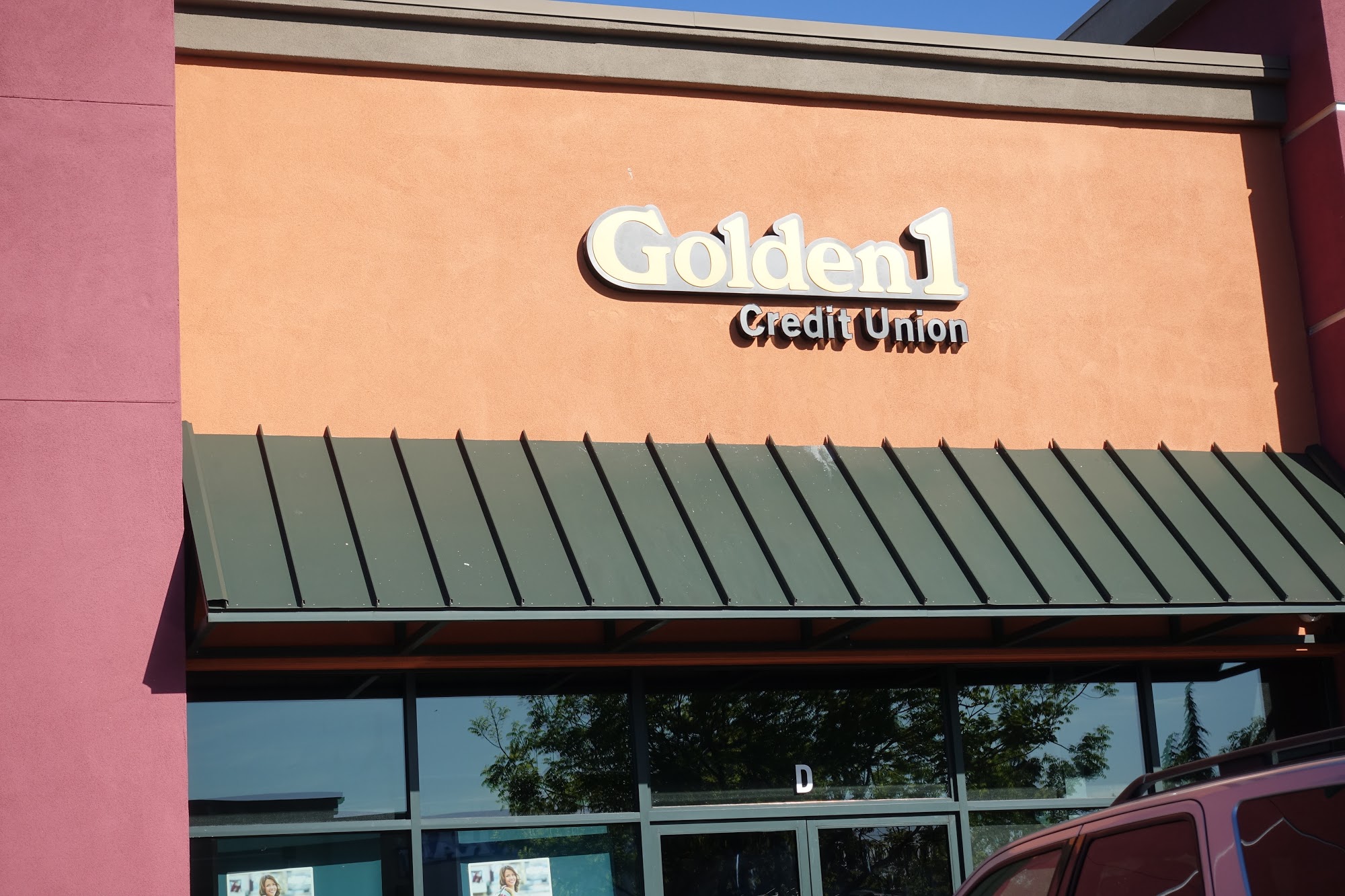 GOLDEN 1 CREDIT UNION - FAIRFIELD - 1380 Holiday Ln D, Fairfield CA ...
