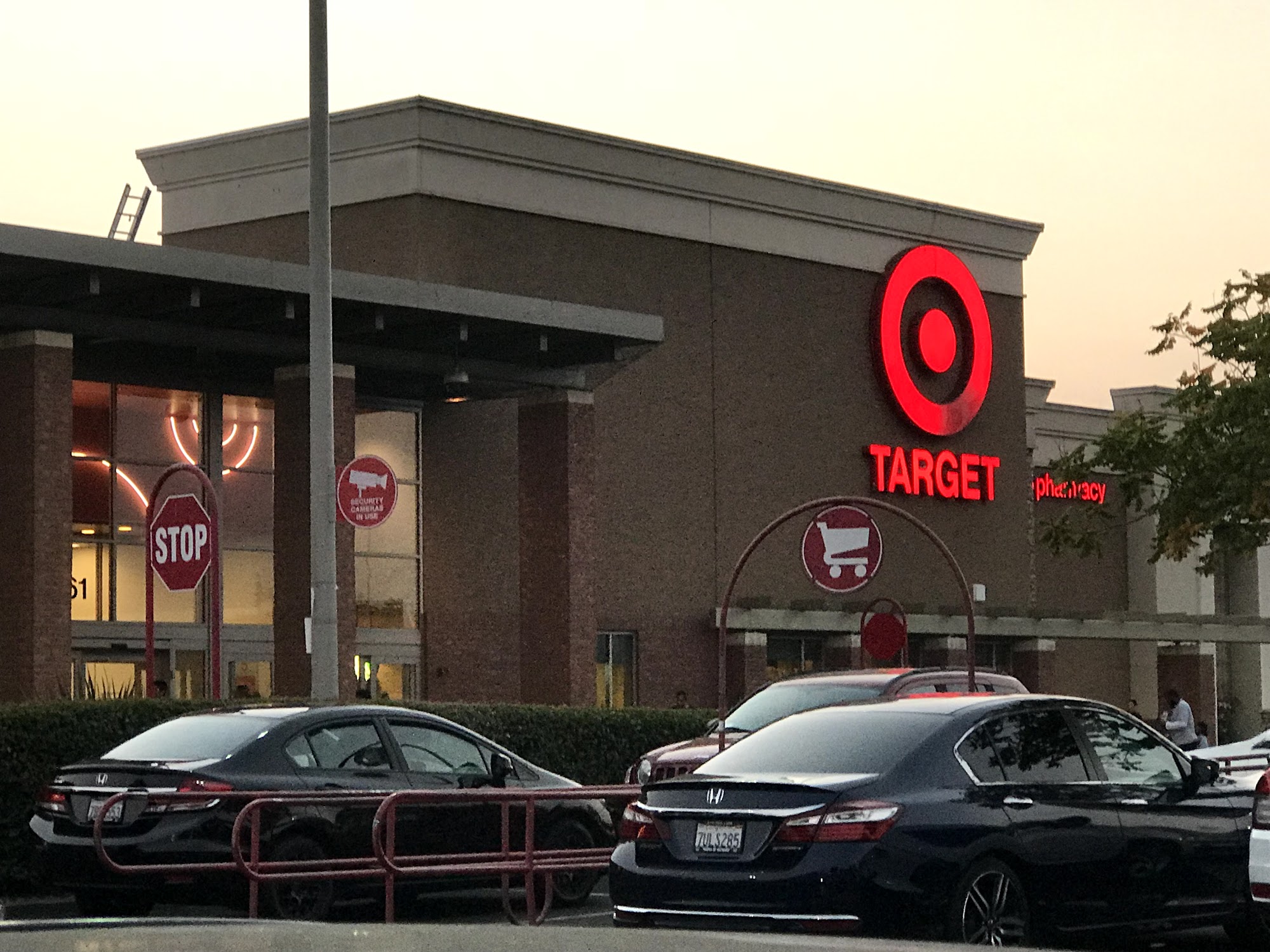 TARGET - 19661 Hesperian Blvd, Hayward CA - Hours, Directions, Reviews ...