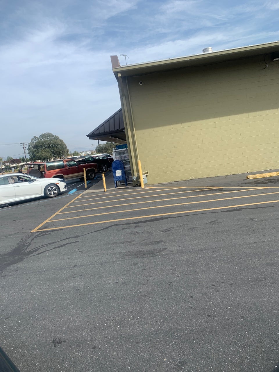 HOLIDAY MARKET - Redding CA - Hours, Directions, Reviews - Loc8NearMe