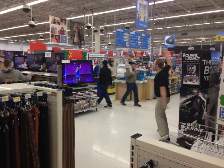 WALMART - 3661 Truxel Rd, Sacramento CA - Hours, Directions, Reviews ...