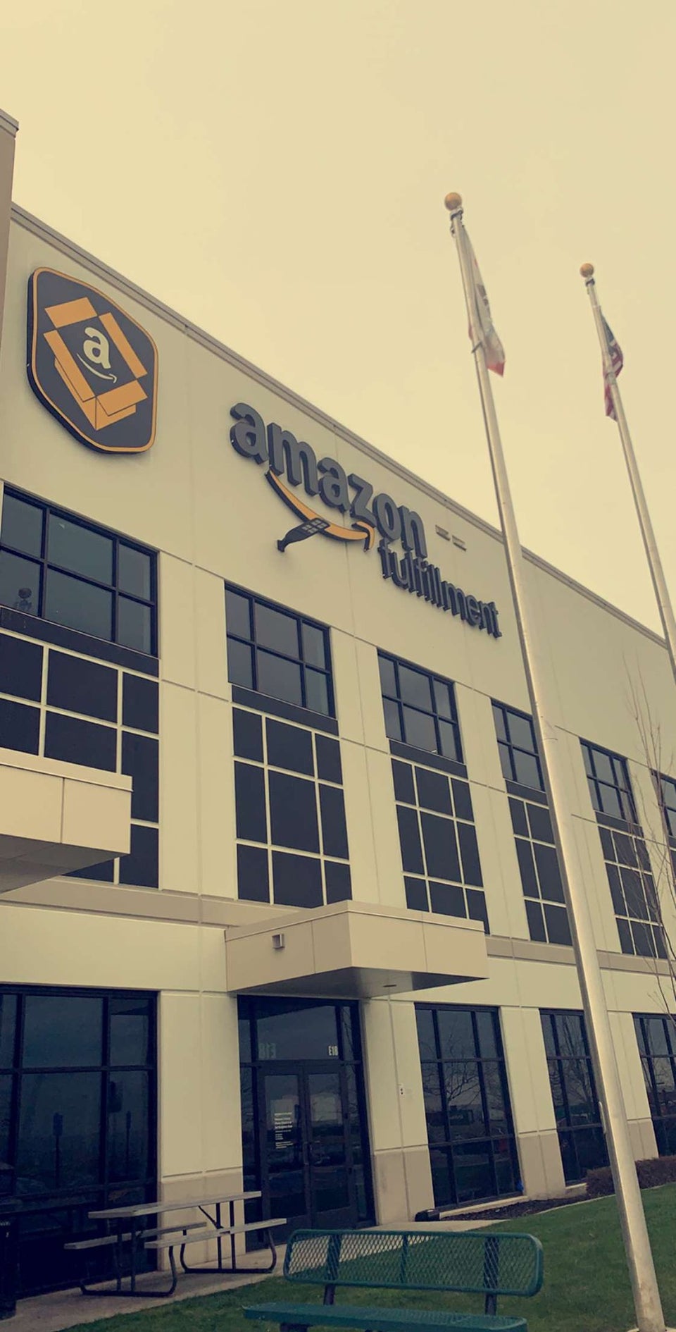 AMAZON FULFILLMENT CENTER - Tracy CA - Hours, Directions, Reviews ...