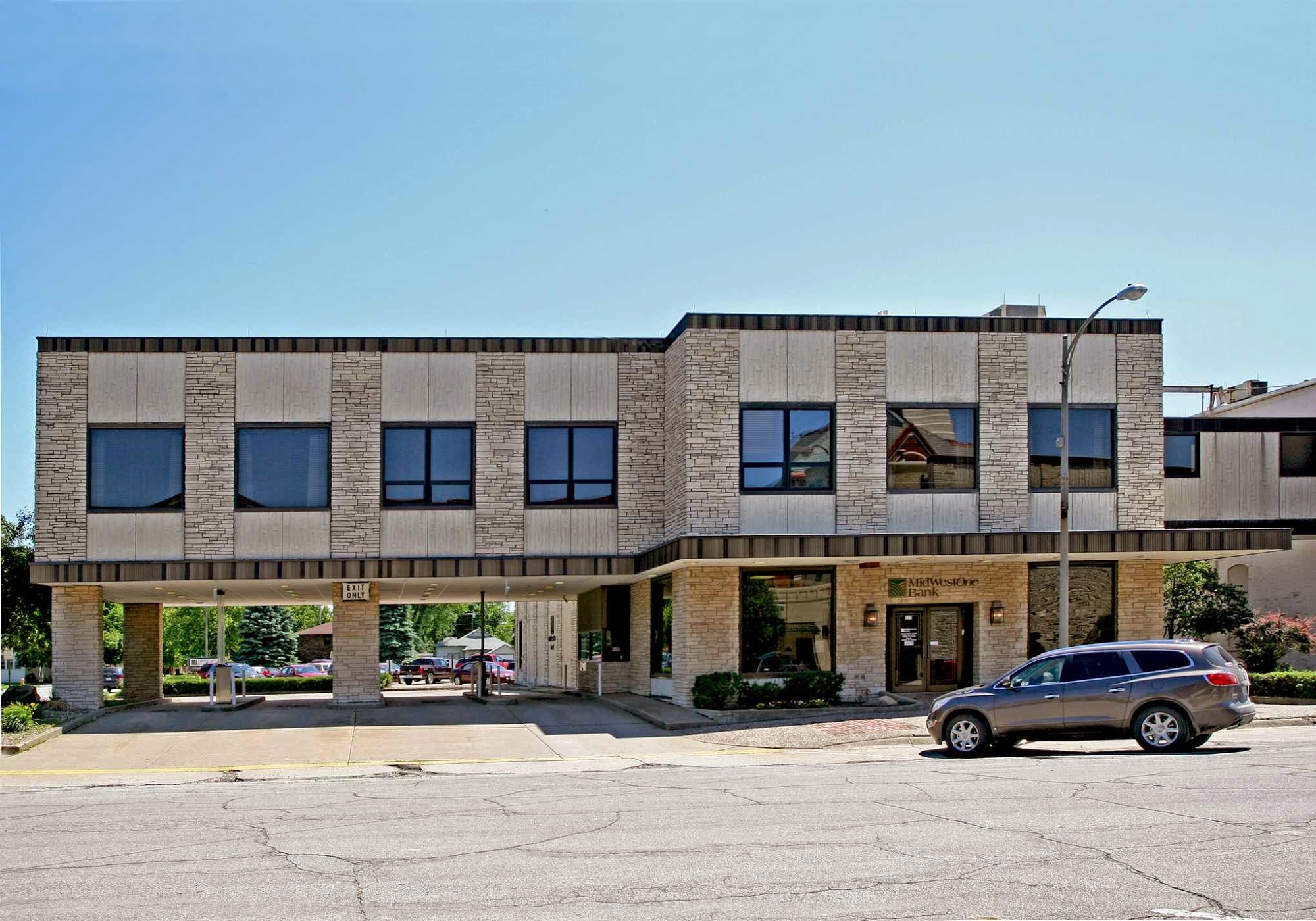 MIDWESTONE BANK - 222 1st Ave E, Oskaloosa IA - Hours, Directions ...