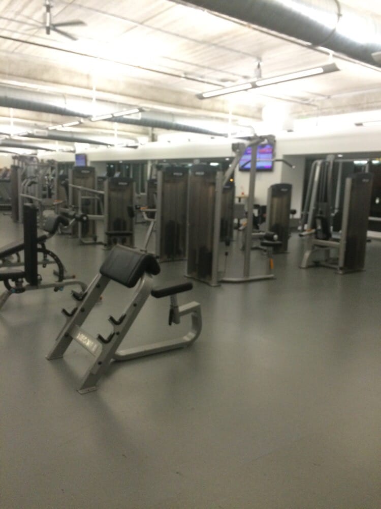 CEDAR VALLEY SPORTSPLEX - Waterloo IA - Hours, Directions, Reviews ...