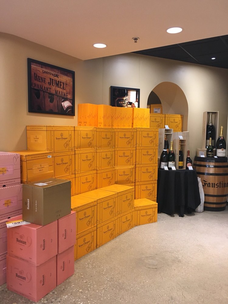 BINNY'S BEVERAGE DEPOT - LAKEVIEW - 3000 N Clark St, Chicago IL - Hours ...