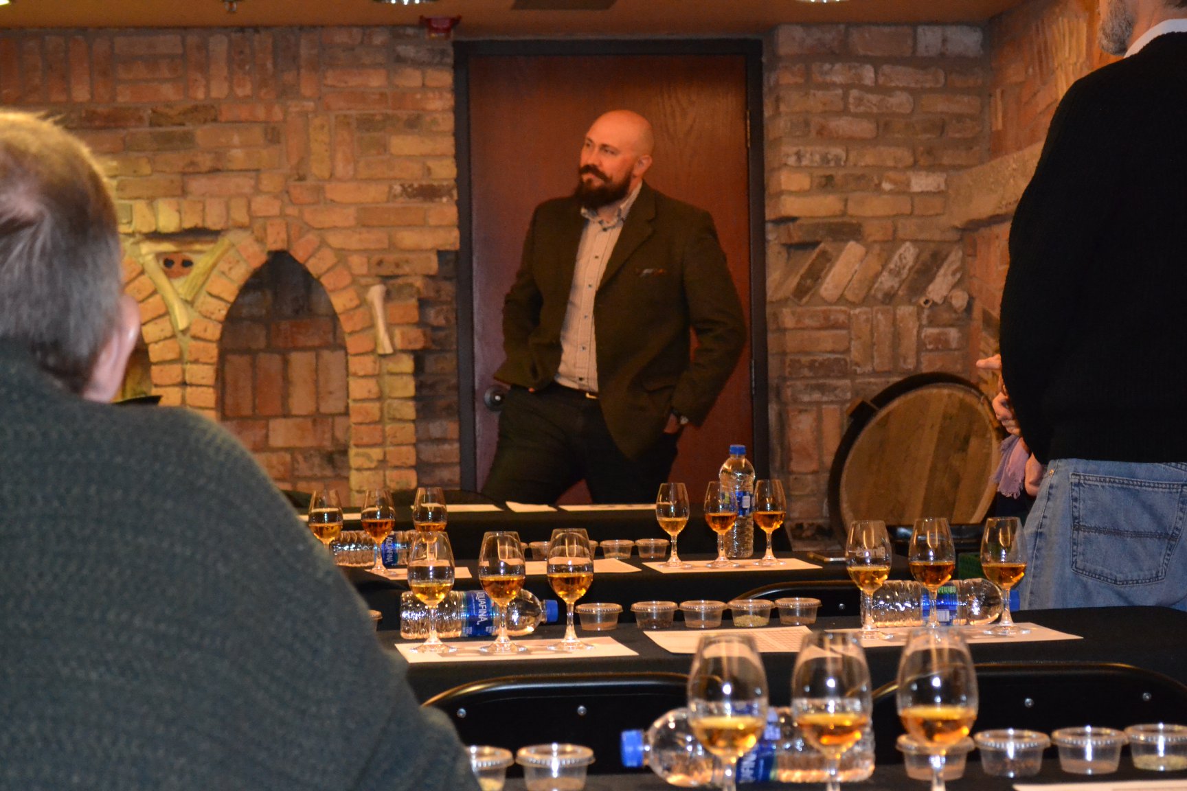 BINNY'S BEVERAGE DEPOT - LAKEVIEW - 3000 N Clark St, Chicago IL - Hours ...