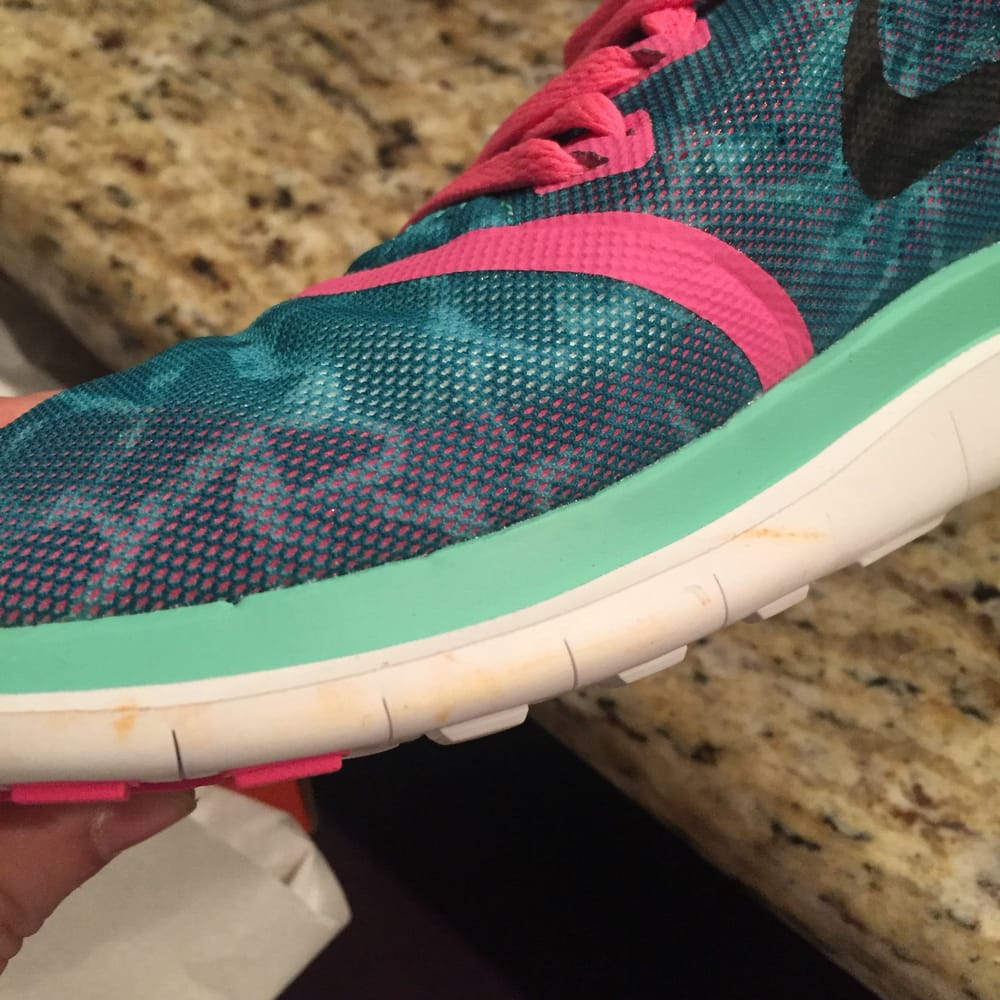 FINISH LINE - 835 N Michigan Ave #715, Chicago IL - Hours, Directions ...