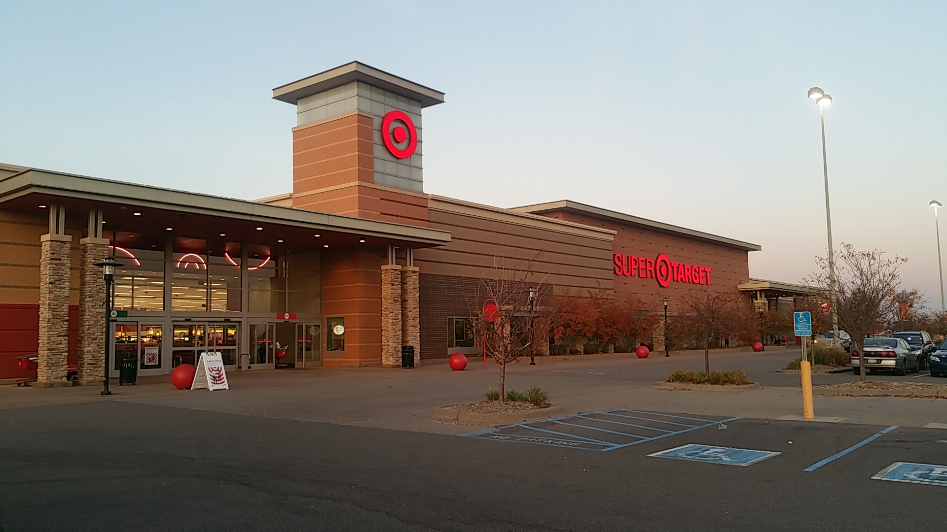 TARGET - 15300 Grove Cir N, Maple Grove MN - Hours, Directions, Reviews ...