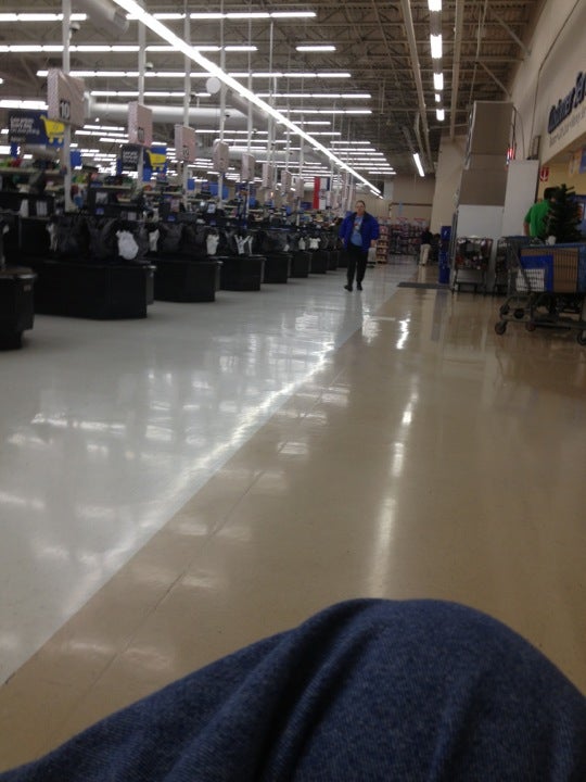 WALMART SUPERCENTER - 707 Walton Dr, Farmington MO - Hours, Directions ...