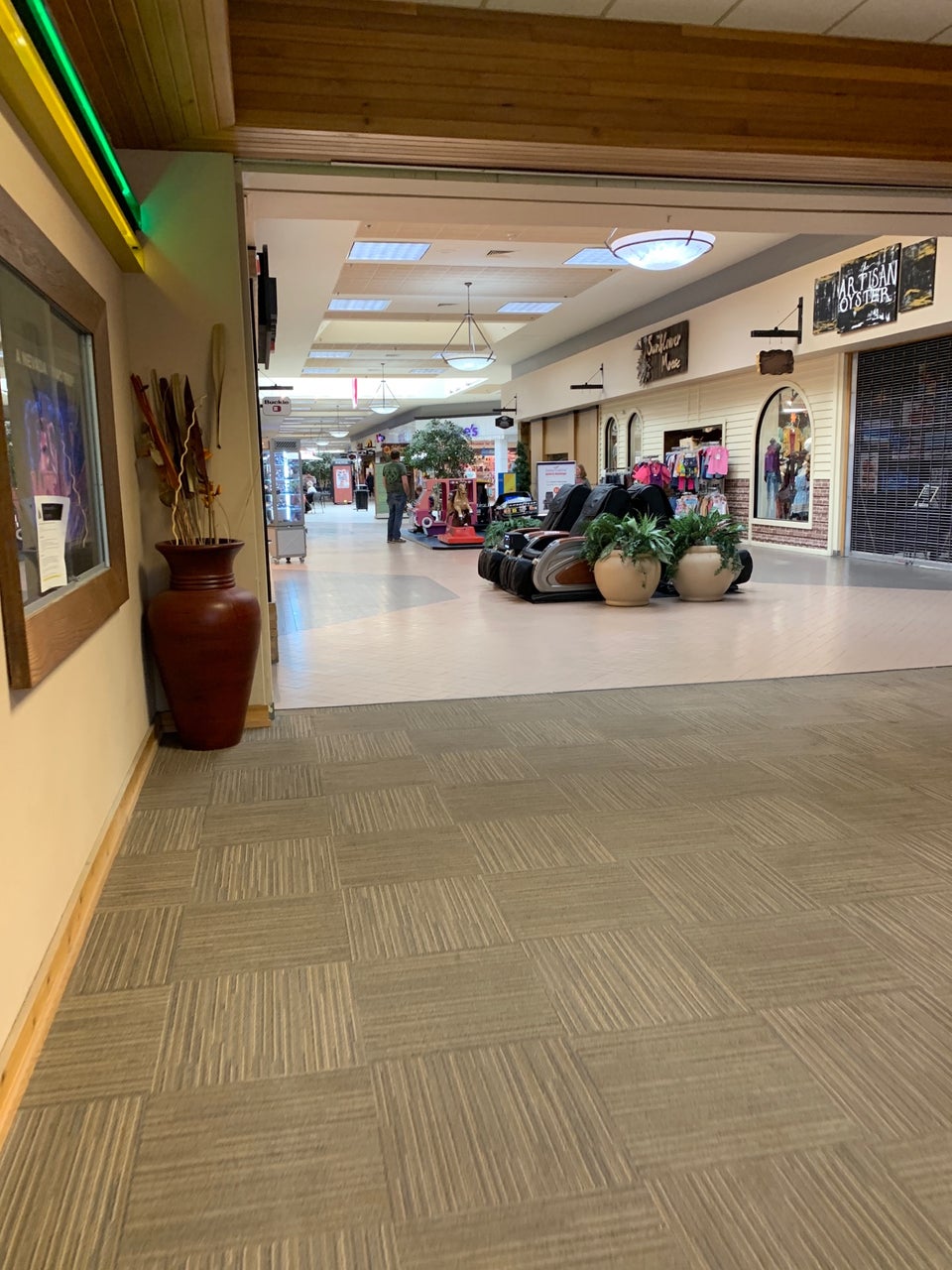 KALISPELL CENTER MALL - Kalispell MT - Hours, Directions, Reviews ...