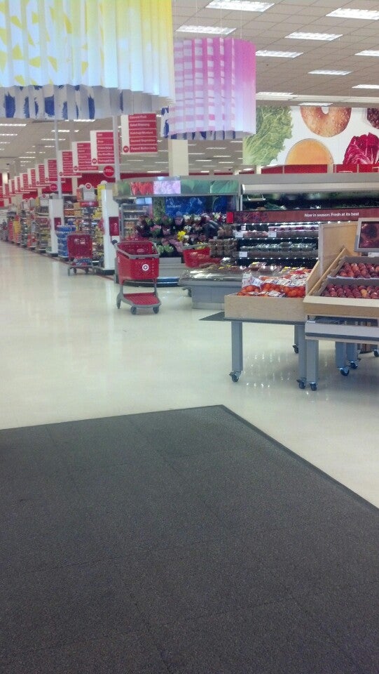 TARGET - 3601 32nd Ave S, Grand Forks ND - Hours, Directions, Reviews ...