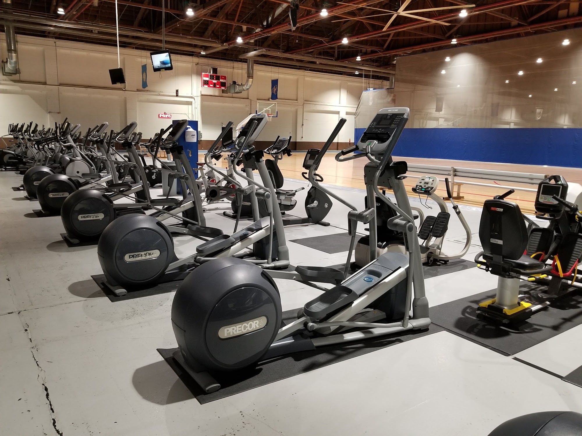 OFFUTT FIELD HOUSE - Offutt Air Force Base NE - Hours, Directions ...