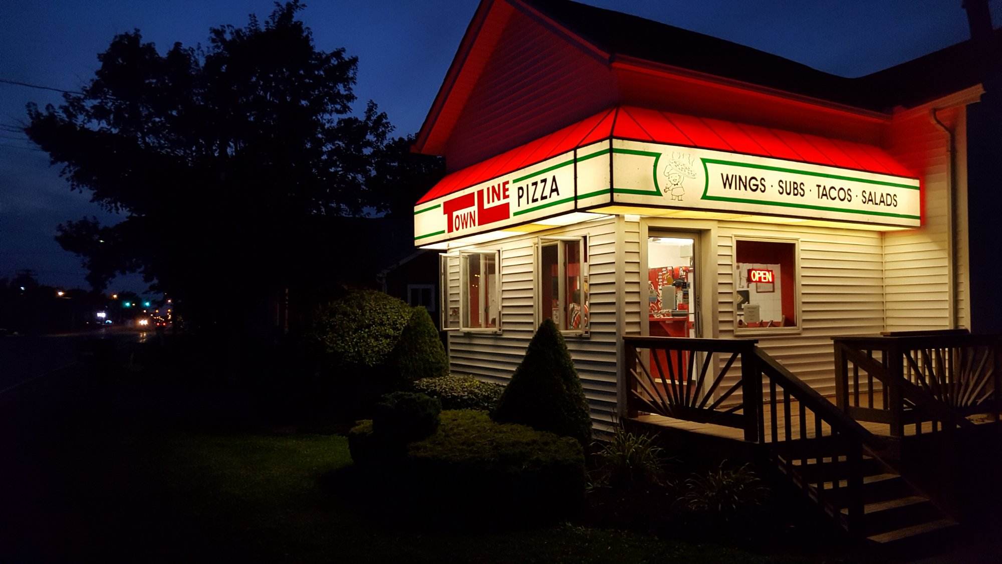 Town Line Pizzeria, Alden - Menu, Reviews (140), Photos (24) - Restaurantji