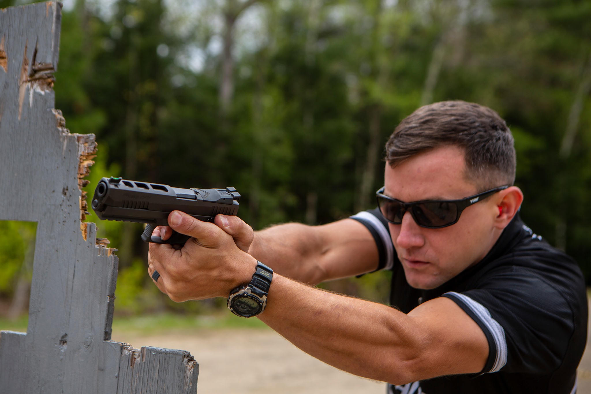 FIN FEATHER FUR OUTFITTERS - ASHLAND - Ashland OH - Hours, Directions ...