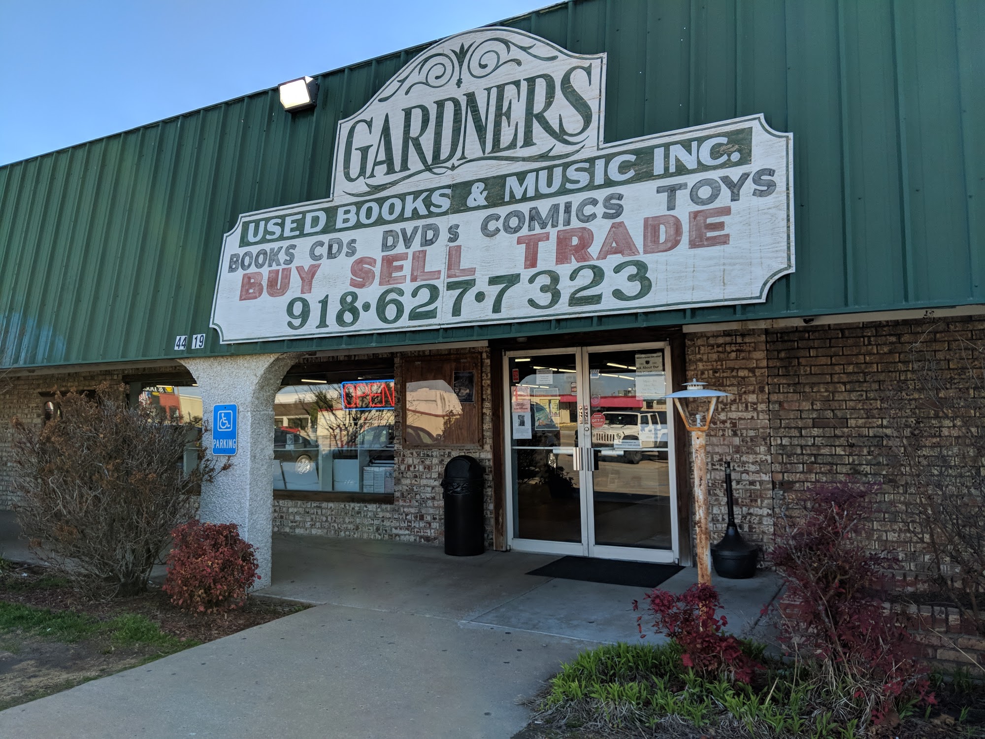 GARDNER'S USED BOOKS & COMICS - Tulsa OK - Hours, Directions, Reviews ...