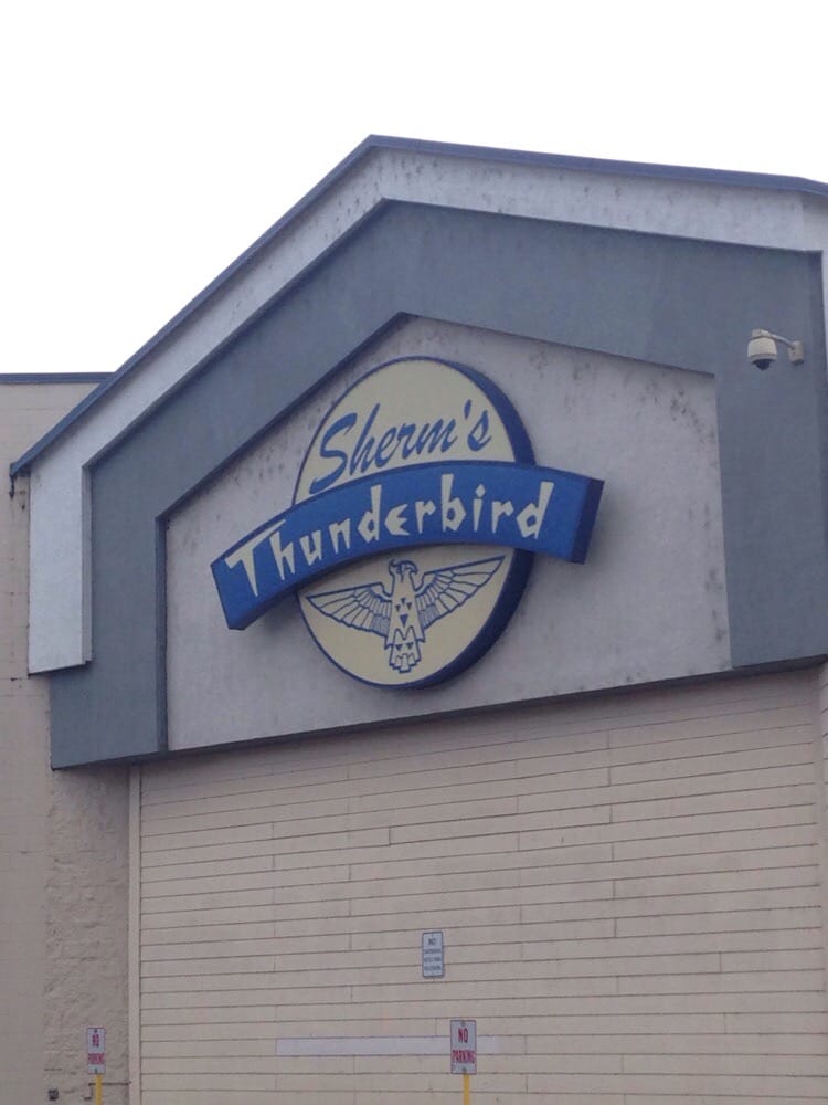 SHERM'S THUNDERBIRD MARKET - Roseburg OR - Hours, Directions, Reviews ...