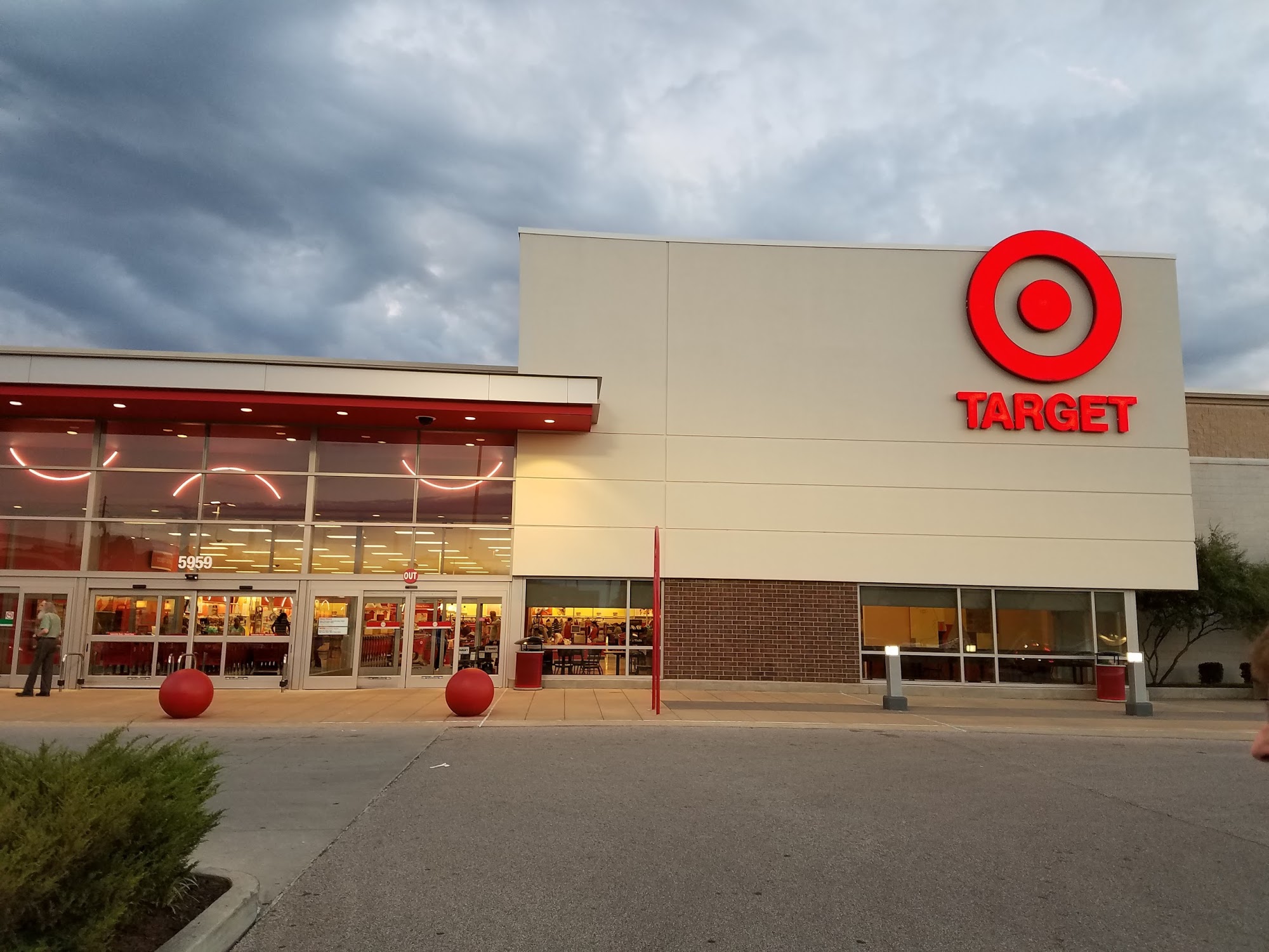 TARGET - 5959 Poplar Ave, Memphis TN - Hours, Directions, Reviews ...