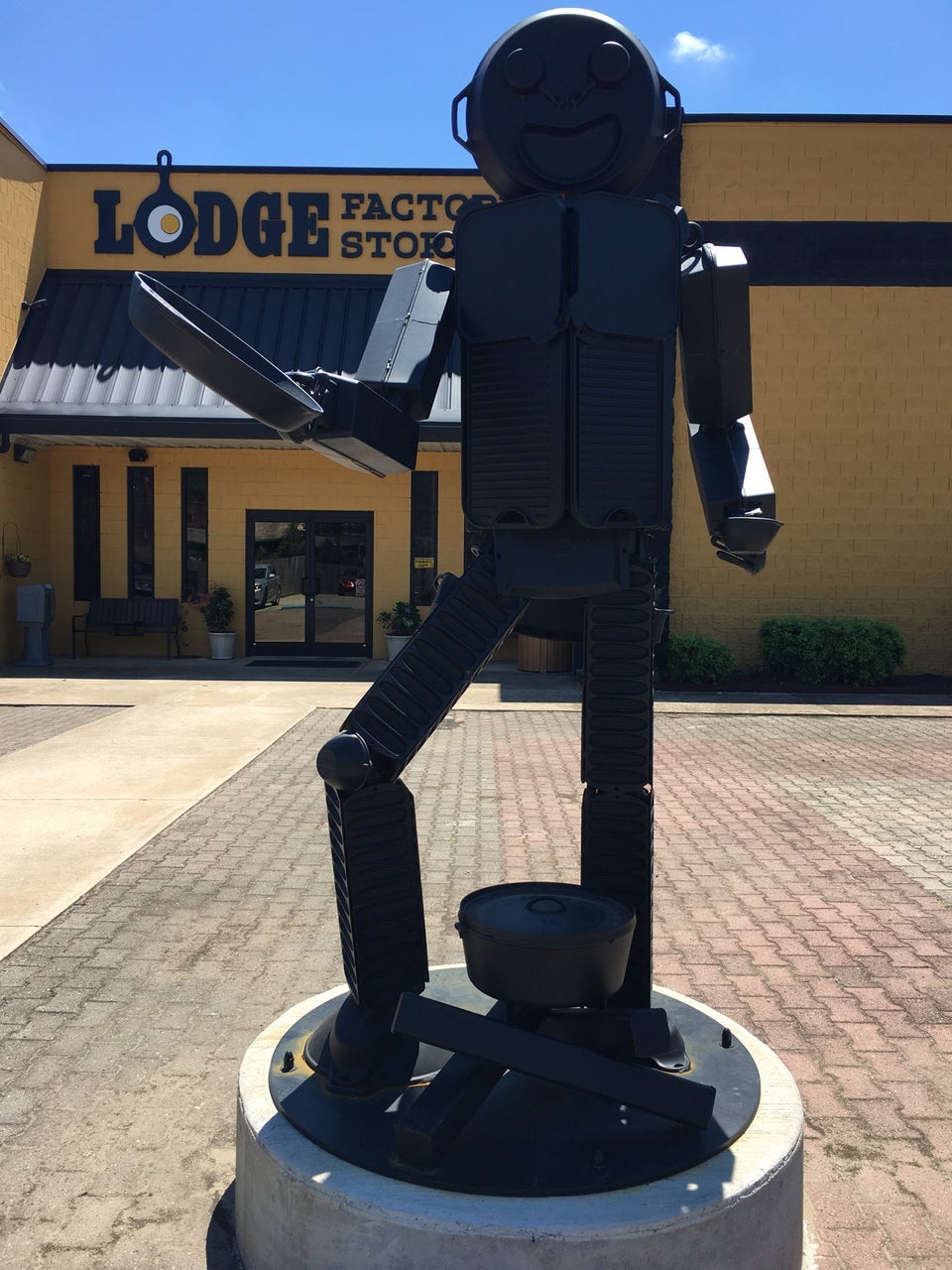 LODGE FACTORY STORE - South Pittsburg TN - Hours, Directions, Reviews ...