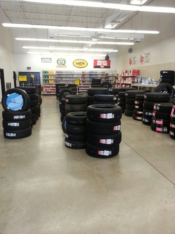 FLEET FARM AUTO SERVICE CENTER - Green Bay WI - Hours, Directions ...