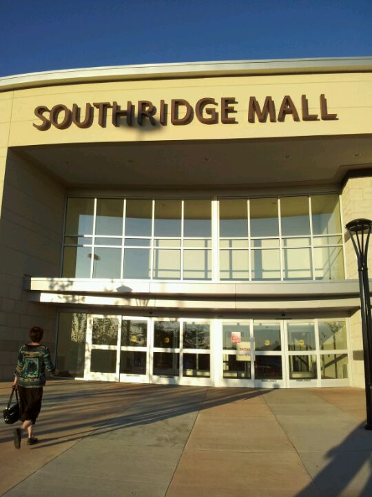 SOUTHRIDGE MALL - Greendale WI - Hours, Directions, Reviews - Loc8NearMe