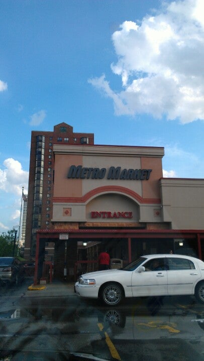 METRO MARKET - Milwaukee WI - Hours, Directions, Reviews - Loc8NearMe