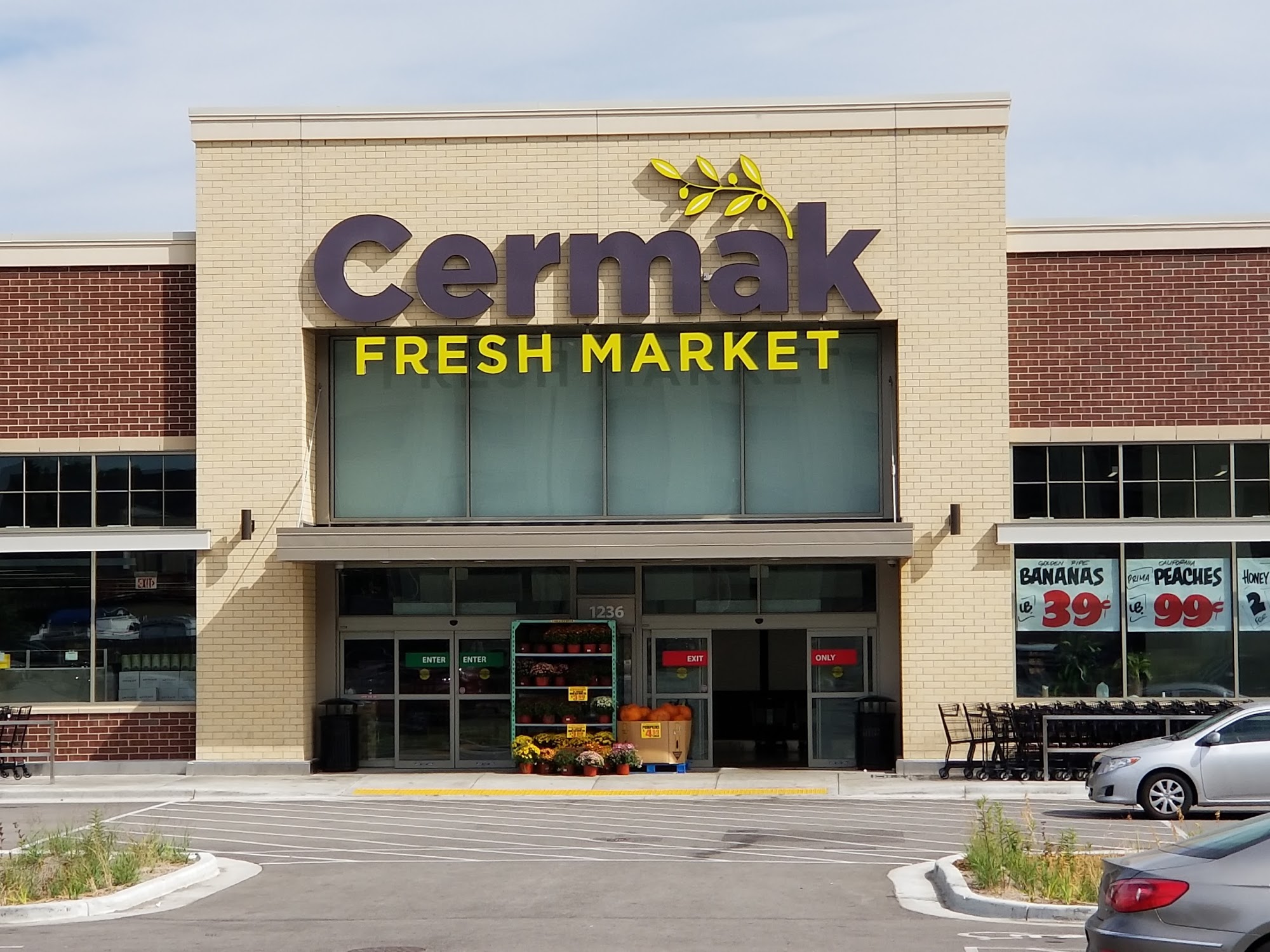 CERMAK FRESH MARKET - Milwaukee WI - Hours, Directions, Reviews ...