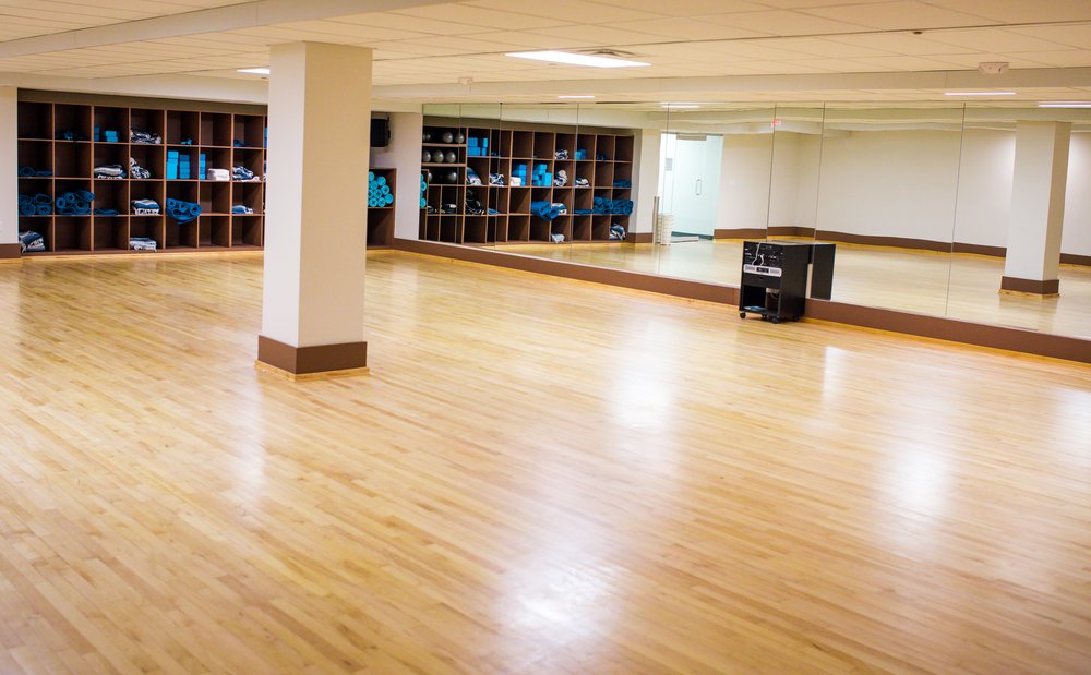ELITE SPORTS CLUB-RIVER GLEN - Milwaukee WI - Hours, Directions ...